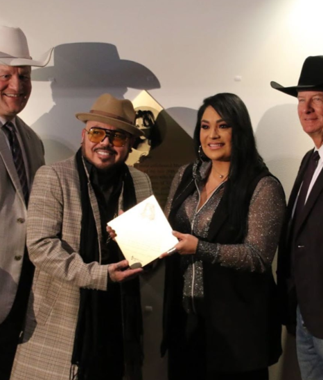 Selena Is First Latina Inducted To Houston Rodeo Star Trail Of Fame