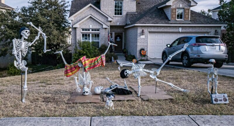 This Family in San Antonio Creates a New Skeleton Scene on Their Front ...
